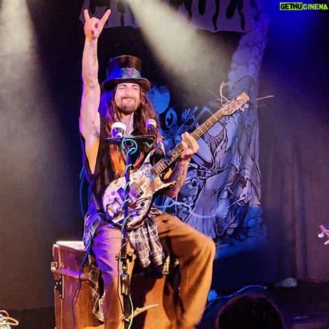 Cameron Cole Wiki Biography Age Gallery Spouse And More