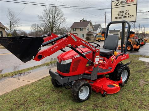 60in Massey Ferguson Gc1705 Compact Tractor Wloader Only 277 Hours