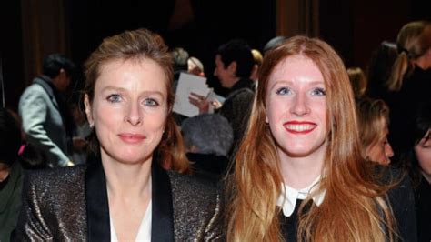 Vidéo Karin Viard Totalement Nue Et Sa Fille Marguerite Topless Mère Et Fille Affichent Leur