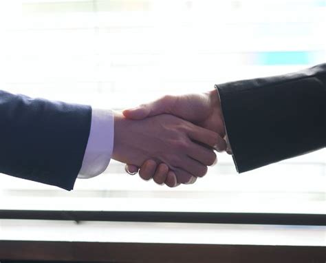 事業承継で関わる専門家とは？活用できる補助金についても紹介 レバレジーズmandaアドバイザリー