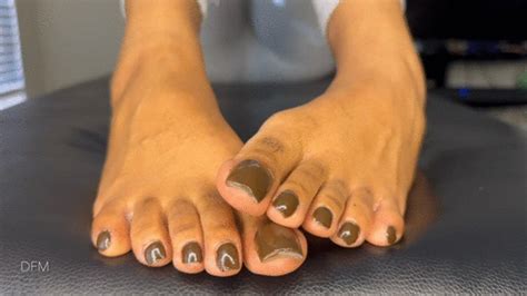 “missprettytoes Brown Toes Oily Feet Tease ” Dallasfootmodels