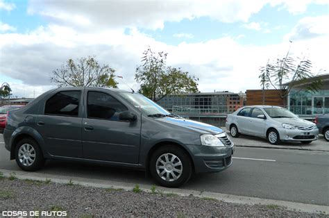 Comparativo Toyota Etios sedán versus Renault Logan enemigos íntimos