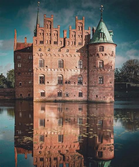 Pin By Tamra Seiler On Castles Castle Beautiful Castles European