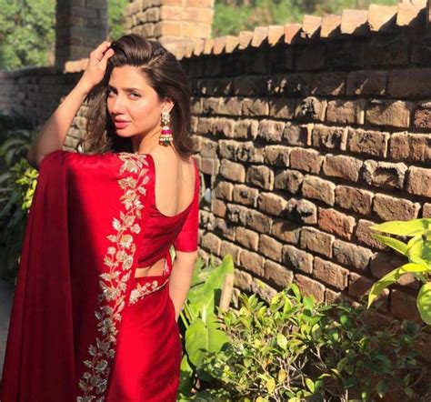 10 Beautiful Red Dresses Worn By Mahira Khan Reviewitpk