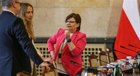 Dziś dymisje w rządzie Leszczyna na dywaniku u premiera nie byłam