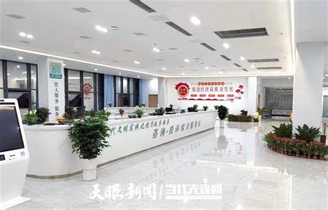赫章县政务服务中心奋力推进“一窗通办‘22”模式改革办事群众大厅