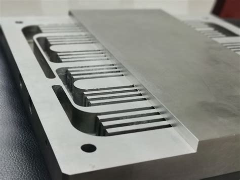 为什么水冷板的水冷头使用铜而不用铝？水冷板、液冷板散热器生产制造商厂家供应 隆源高科（北京）技术有限公司隆源高科（北京）技术有限公司