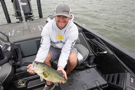 G Ville Practice With Wes Logan Bassmaster
