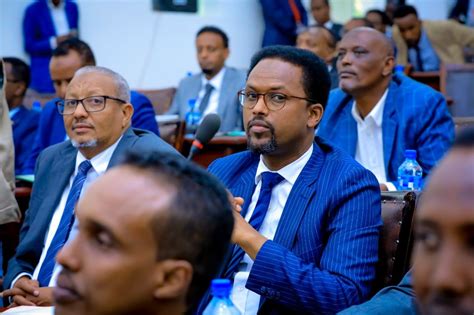 Sawirada Khudbad Sannadeedka Dastuuriga Ah Ee Madaxweynaha