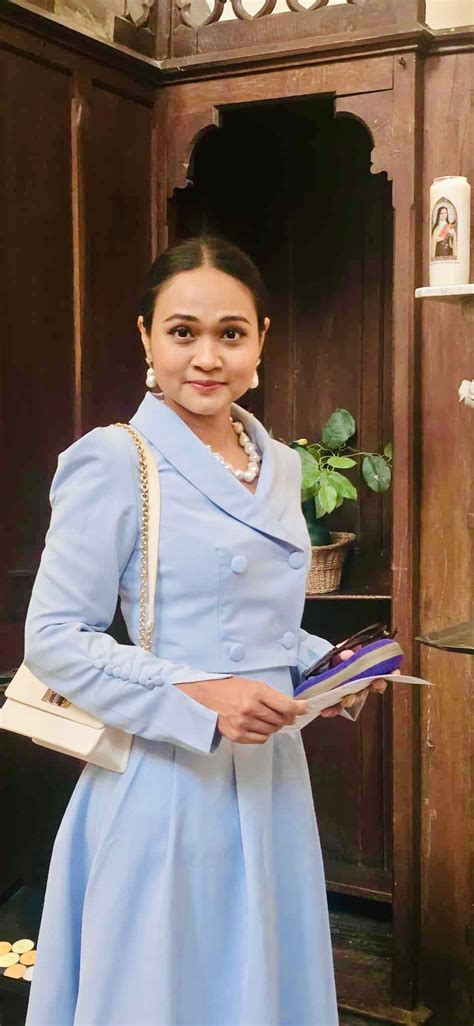 Phyu တနဂ်နွေနေ့ဆိုတော့ ဘုရားကျောင်းသွားတယ်လေ😇 ဘုရားမှာ ငါတောင