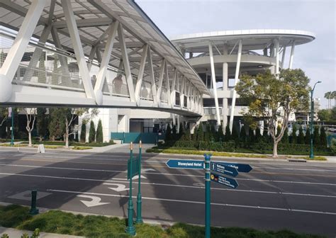 Guide To Disneyland Parking Info Tips And How To Save Money 2025