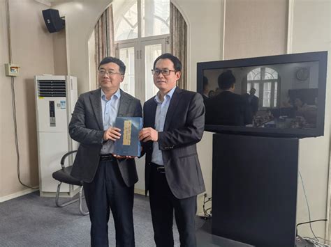 俄欧亚所与对外经贸大学举行工作交流会俄罗斯东欧中亚研究所
