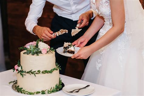 Wedding Cake Cutting Symbolism And Modern Traditions All Wedding Ideas