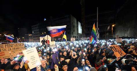 У Словаччині тисячі людей вийшли на протест проти політики уряду Фіца