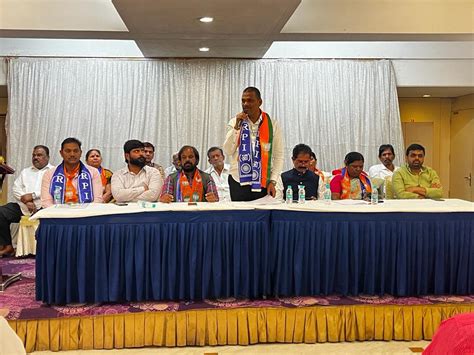 लक्ष्मणभाऊंनी दोन मागासवर्गीय महिलांना स्थायी समिती सभापती केले