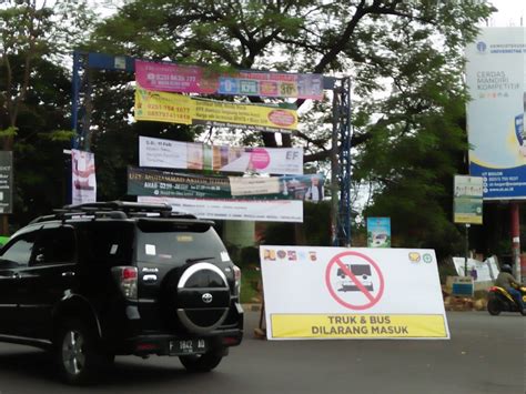 Rambu Truk Dilarang Masuk