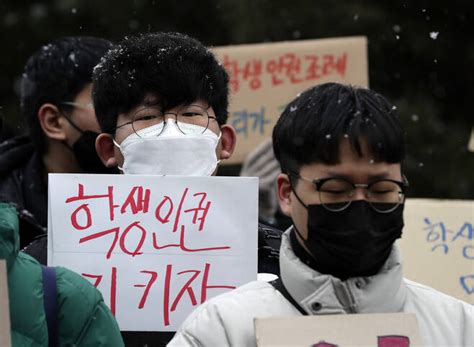 [포토] 두발·복장 규제와 체벌의 부활…“학생인권조례 지키자”