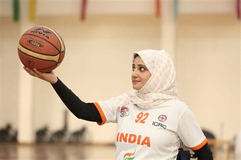 Meet Insha Bashir The First Wheelchair Basketball Player From Kashmir Kashmir Images Newspaper