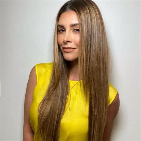 بیوگرافی شیوا صفایی به همراه عکس هایش با دوست پسر و همسر قبلی اش