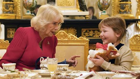 Blind Girl With Brain Tumour Sings For Queen After Being Invited To