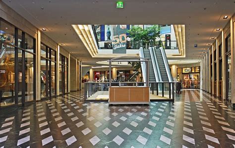 The Future Of Retail Isnt Just Smart Mirrors And The Metaverse Its