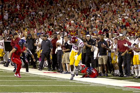 In Photos Usc Steals Win Over Arizona 28 26 Daily Trojan