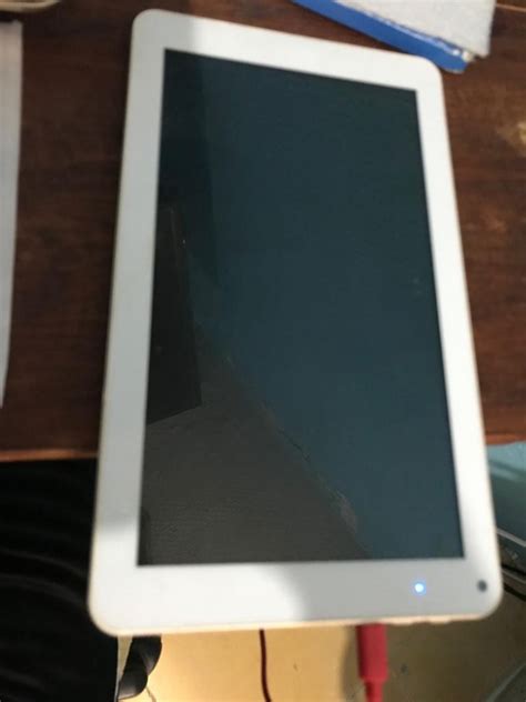 Mi Tableta Tech Pad C981 No Enciende Solo Prende La Luz Azul De Carga