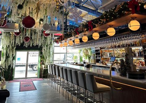 Long Island Restaurants To Eat Drink And Be Merry This Holiday Season