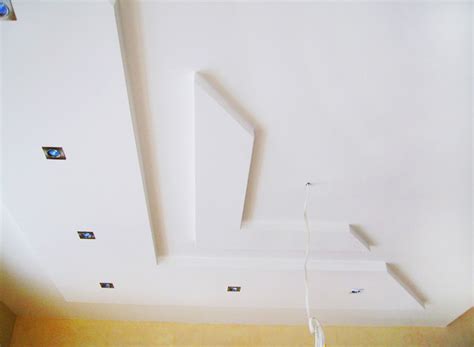 Окачени тавани от гипсокартон Строителни ремонти и услуги ЖИЛИЩА ЕООД