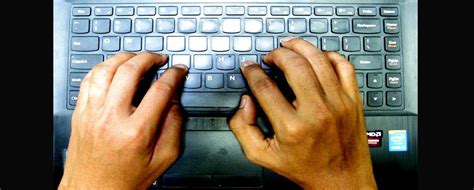 လက်ပိုက်ကြည့်ခံနေရသော အွန်လိုင်းအကြမ်းဖက်မှု Myanmar Now