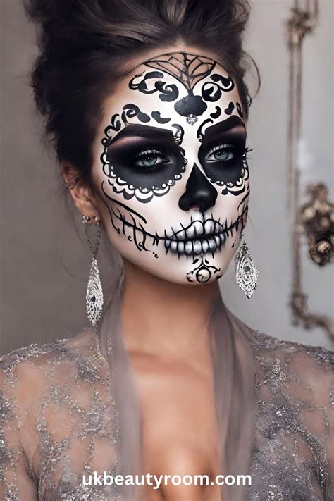 17 Pretty Sugar Skull Makeup Ideas For Halloween In 2024 Halloween