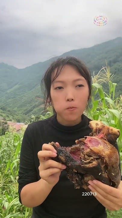 罗三妹 Luo San Mei 农村女孩太能吃了，没人敢要 산골소녀 벌목장 소량산 四川 罗三妹 Shorts Youtube