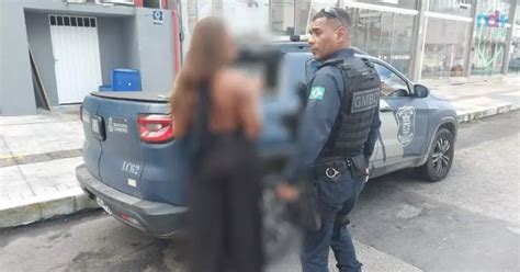 Mulher ‘mostra Demais Gera Revolta E Acaba Perseguindo Casal Com Faca