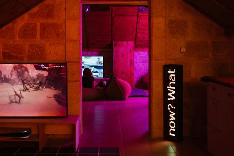 מה הולך מופעים חדשים של בת שבע וכנס אנימה פורימי מגזין פורטפוליו