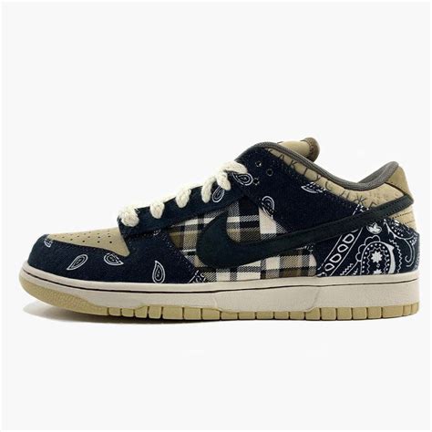 Kaufe den Nike SB Dunk Low Travis Scott | bei Hypeneedz