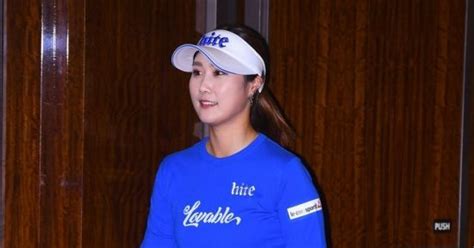 [st포토] 김하늘 기분 좋은 발걸음