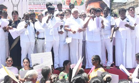 மின் கட்டண உயர்வை கண்டித்து தமிழ்நாடு முழுவதும் அதிமுக ஆர்ப்பாட்டம்