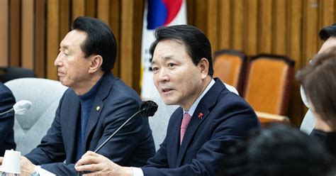 국정원 간첩단 수사…與 文정부서 간첩 암약 野 공안통치 신호탄