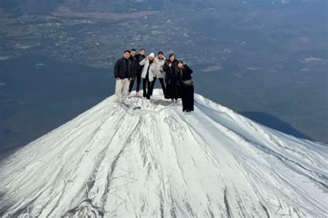7中國人「登頂富士山」？日網抓包p圖狂酸：巨人來襲 引新聞