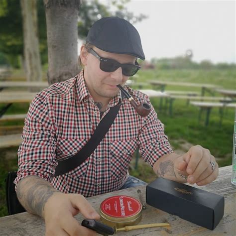 Pruncus Pipe Smoking Den Youtube