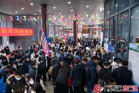 春节假期桂林旅游市场强势回暖游客景区接待