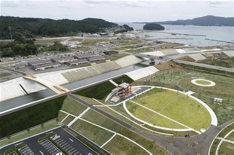南三陸町の復興公園完成 被災の防災庁舎に献花台 読んで見フォト 産経フォト