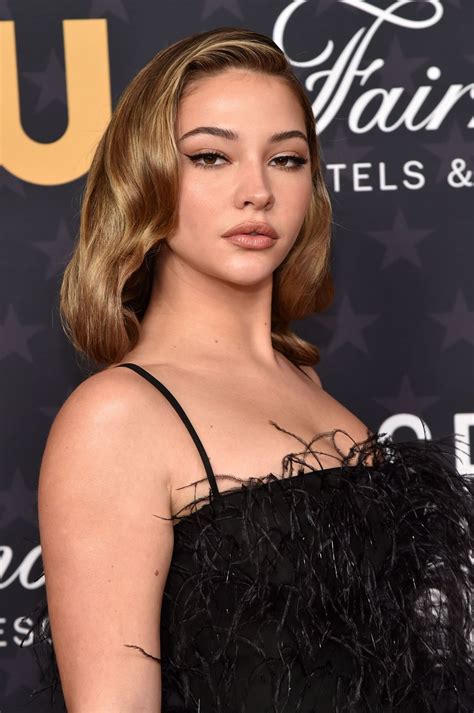 Madelyn Cline At 28th Annual Critics Choice Awards In Los Angeles 0115