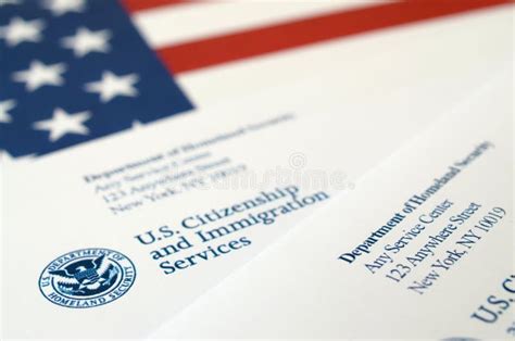 Sobres Con Carta Del Uscis Sobre La Bandera De Los Estados Unidos Del Departamento De Seguridad