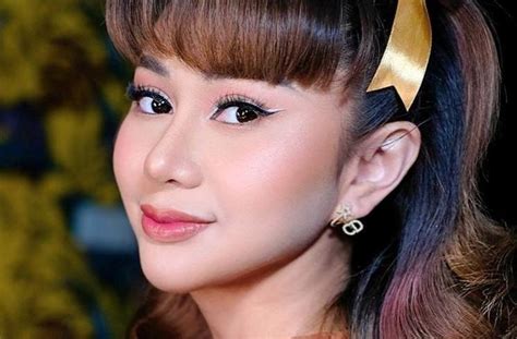 Trending Topik Di Twitter Curhat Denise Chariesta Pernah Open BO Viral