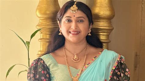 Kannada Telugu Tv Actor Pavithra Jayaram Dies In Road Accident In