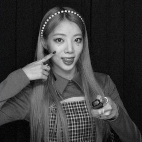 Pin By 🍒 On Purple Kiss Icons Purple Icon Kiss