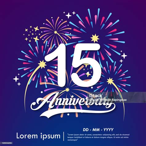 15 주년 기념 헝겊 화려한 불꽃 놀이 배경으로 고립 된 흰색 기념일 로고 웹 전단지 포스터 인사말 및 초대 카드를위한 벡터