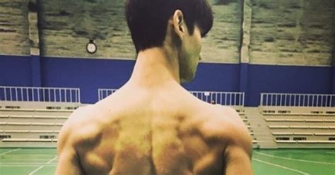 이 근육 실화냐 최강창민 성난 등근육 화제