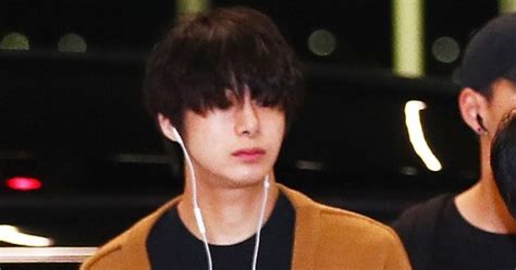 [포토]몬스타엑스 형원 음악을 들으며